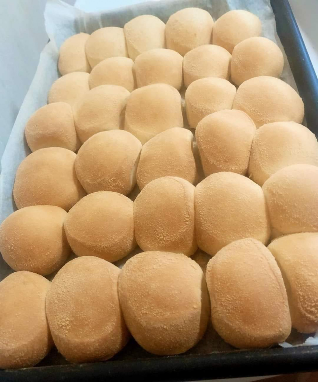 Pandesal 11 pieces