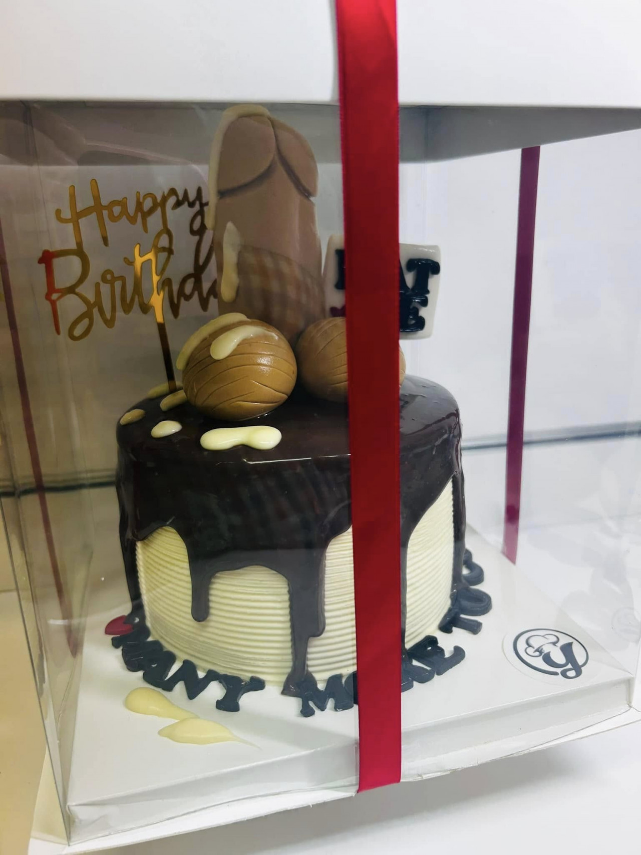 naughty cake Y