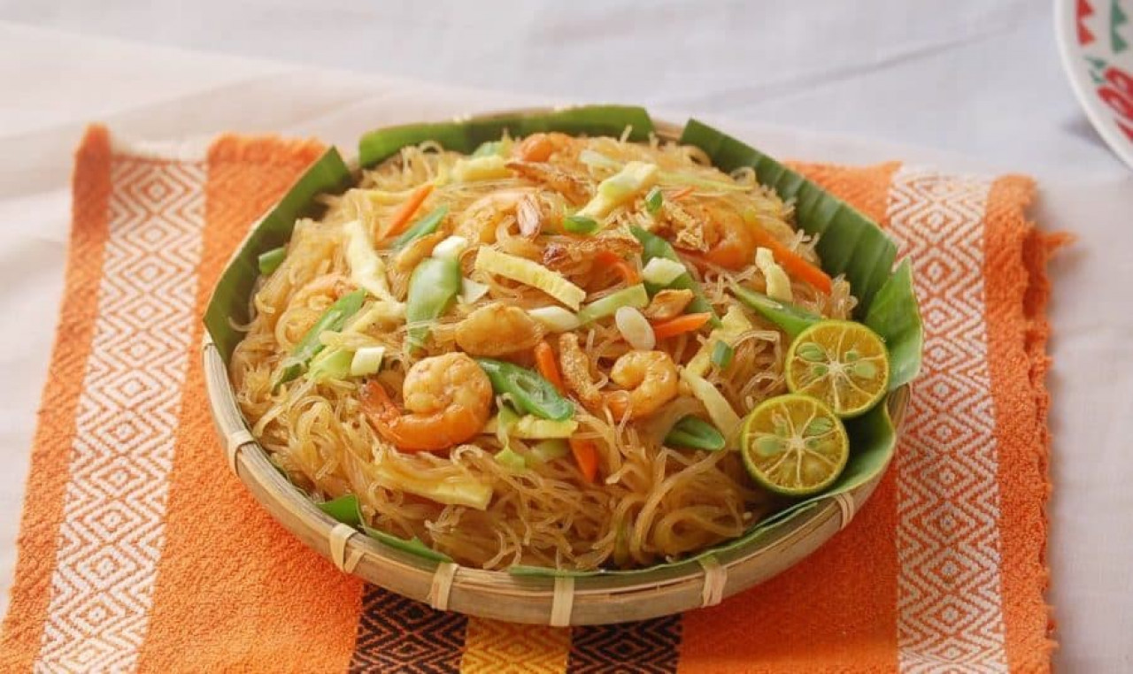 Pancit Bihon Party Tray